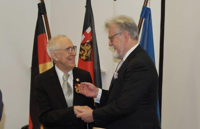 Verdienstmedaille für Leiter der Inneren Abteilung des Wittlicher ...