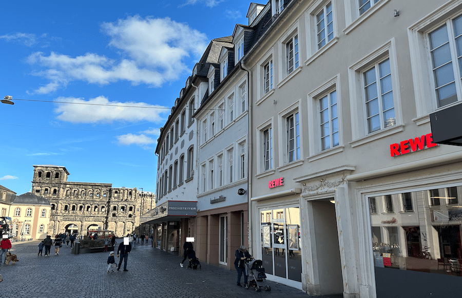 ++ Trier Aktuell: “Schock-Fund” in der Trierer Simeonstraße – Leichnam ...