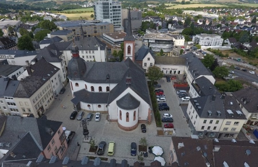 Erneuerung der Bitburger Innenstadt: Platz rund um die Liebfrauenkirche ...